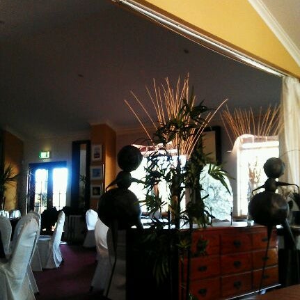 Valley View Restaurant Garden Cafe (Now Closed) - Australian Restaurant