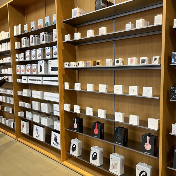 Apple Edinburgh - Electronics Store in Edinburgh