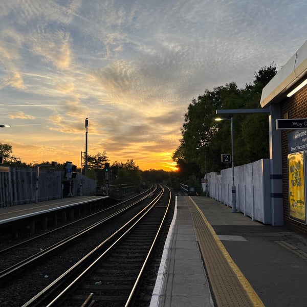Eltham Railway Station (ELW) - Rail Station in London