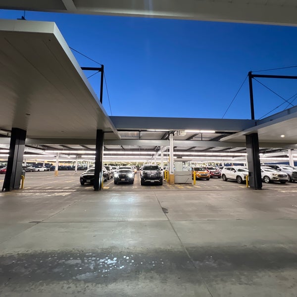 Hertz - Denver International Airport - Denver, CO