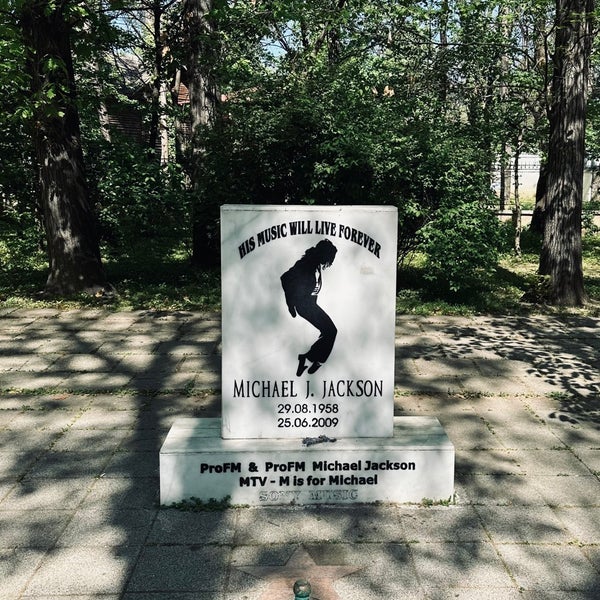 Michael Jackson monument - Bucharest'de Anıt Alanı