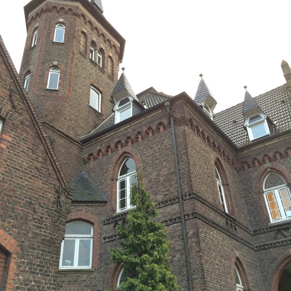 Marienburg - Castle in Monheim am Rhein