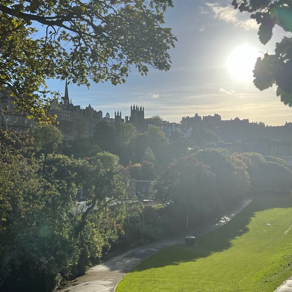 Waverley Bridge - Waverley Station - Edinburgh, City of Edinburgh