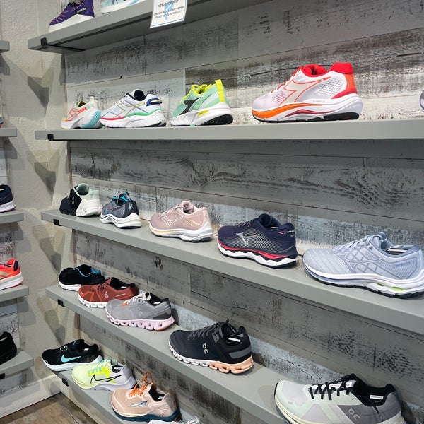 Fleet Feet - Shoe Store in Boulevard Park