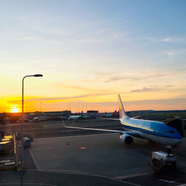 Gate C22 - Airport Gate