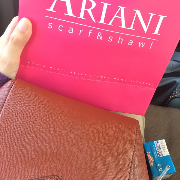 Ariani Scarf & Shawl - 4 tips from 285 visitors