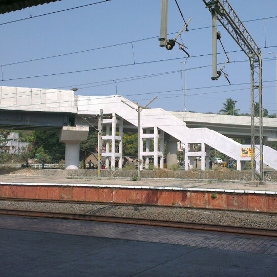Pallavaram Railway Station - 275 visitors