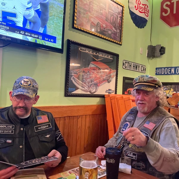 Quaker Steak & Lube® - Wings Joint