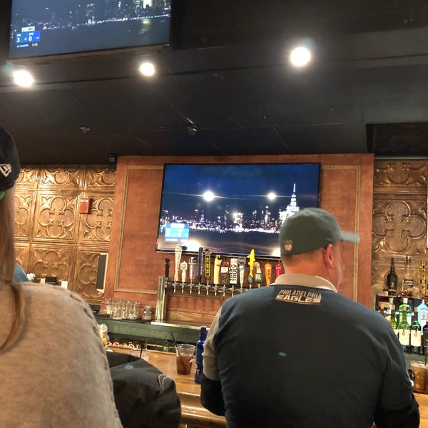 Finn McCool's - American Restaurant in Financial District