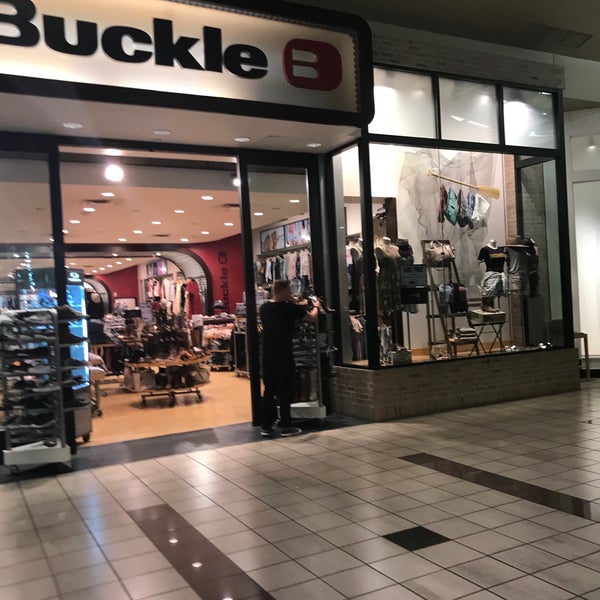 Buckle - Clothing Store in Lynnwood