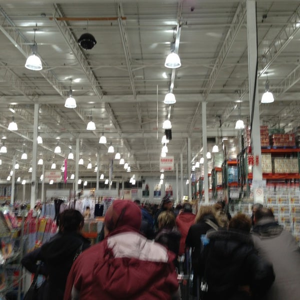 Photos at Costco - Anjou - Montréal, QC