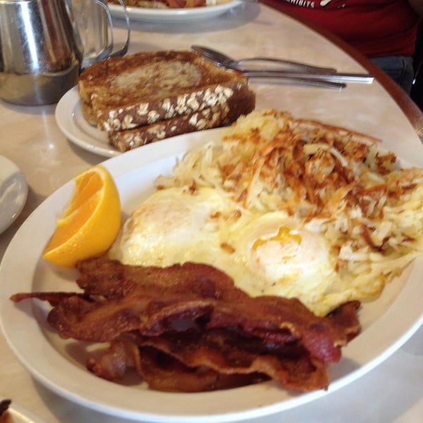 Family Table Restaurant - 6598 W Brown Deer Rd