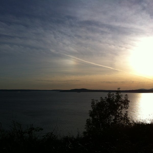 Magnolia Boulevard Viewpoint - Scenic Lookout in Seattle