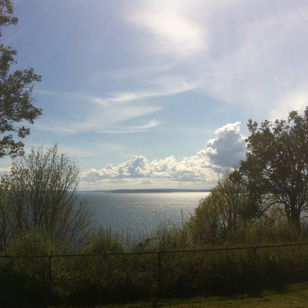 Magnolia Boulevard Viewpoint - Scenic Lookout in Seattle