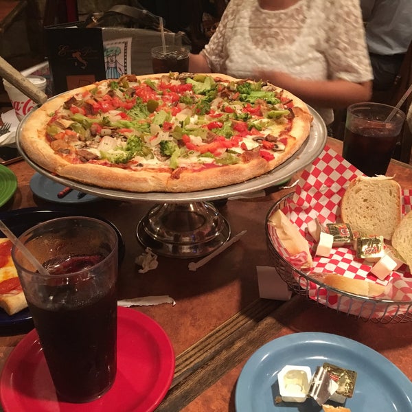 Elizabeth's Pizza - Pizzeria