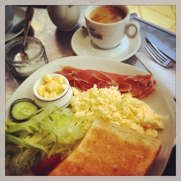 Cafe Leo - Café in London