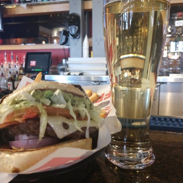 Red Robin Gourmet Burgers and Brews - Burger Joint in Highlands Ranch