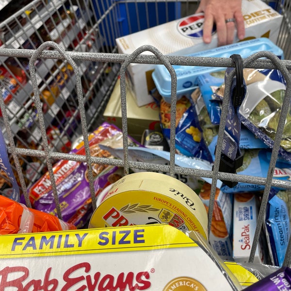 Walmart Supercenter - Гипермаркет в Maple Grove