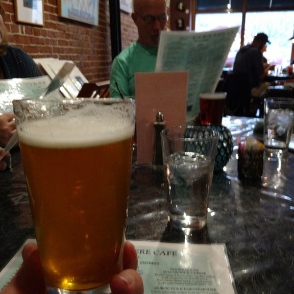 Tari's Premier Cafe and Inn - 33 N Washington St