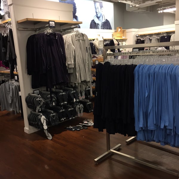 Gap Factory Store - Clothing Store