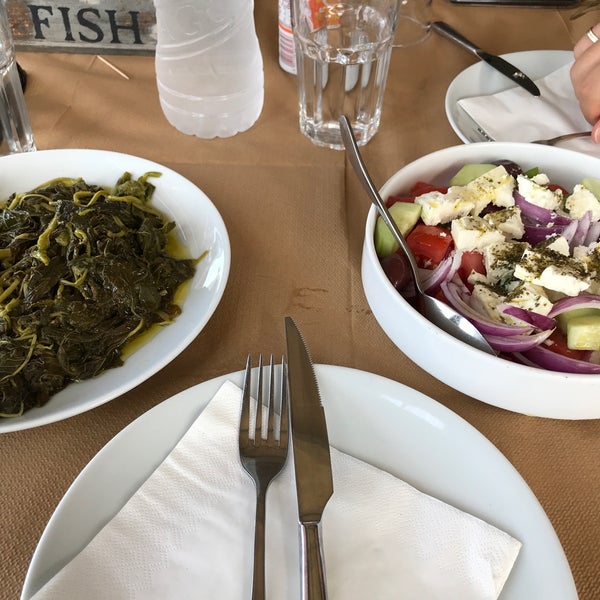 Η Γωνια Του Θοδωρα - Greek Restaurant