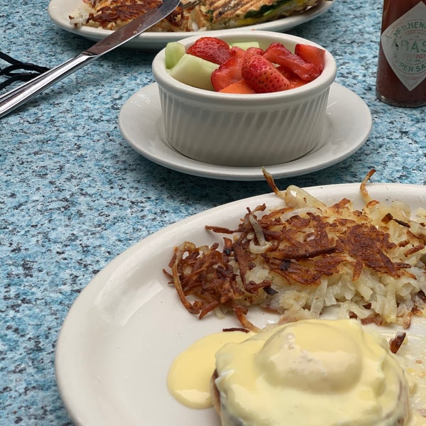 Half Day Cafe - Breakfast Spot