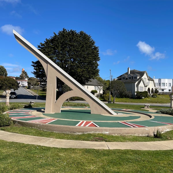 Ingleside Terraces Sundial - Ingleside Terraces - 4 tips from 274 visitors