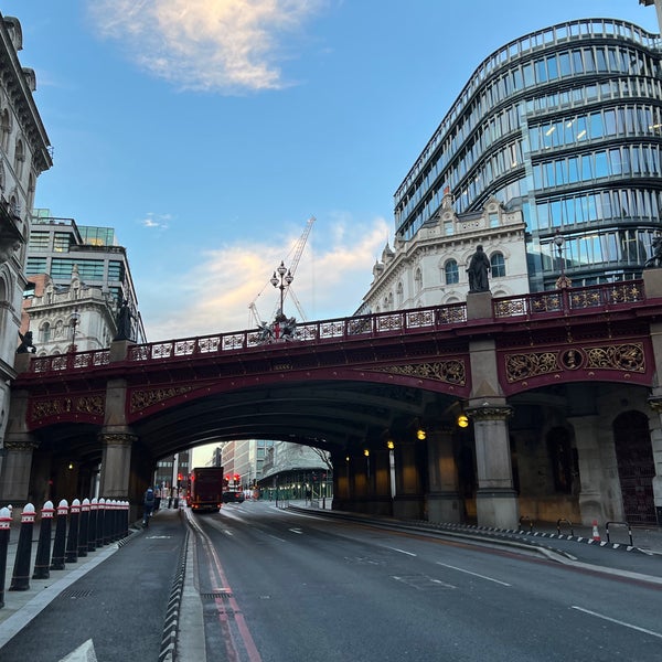 Holborn Viaduct - Road in City of London