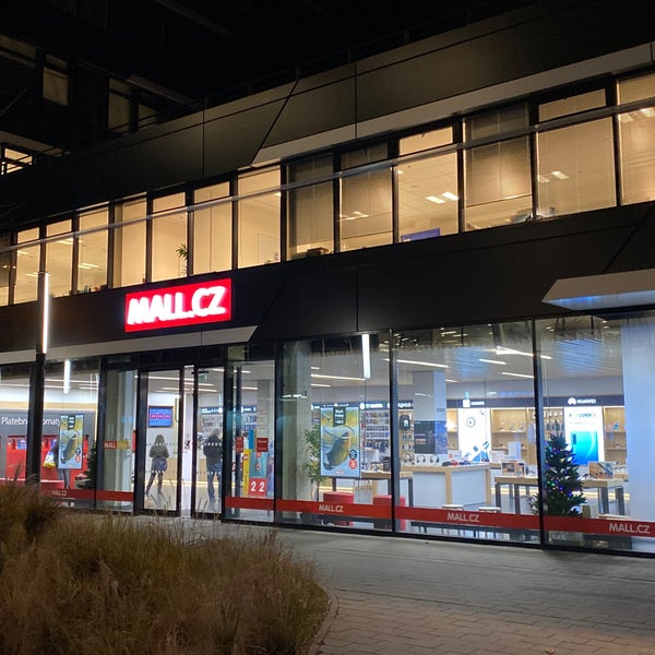 MALL.cz - Holešovice - U Garáží 1611/1