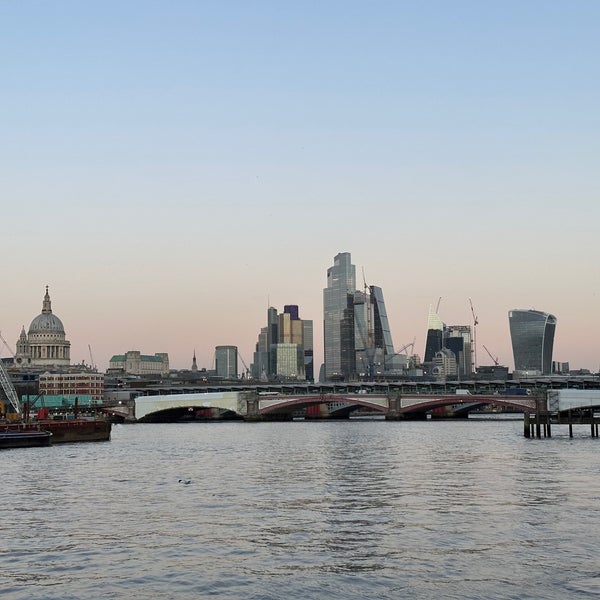 The Southbank Observation Point - Scenic Lookout in London