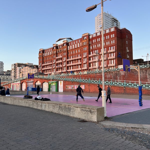 Brighton Beach Basketball Court - Central Brighton - 1 tip