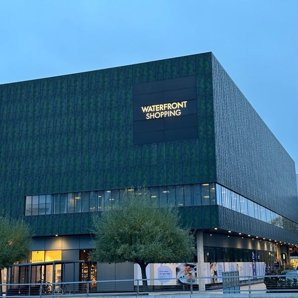 Waterfront Shopping - Shopping Mall in Hellerup
