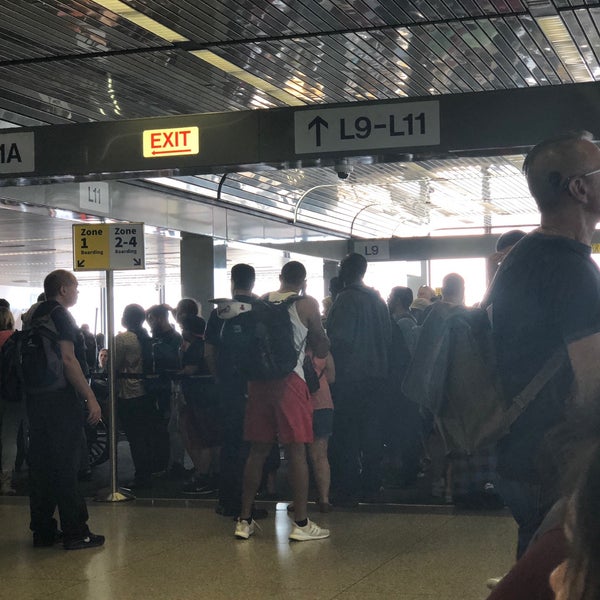 Spirit Airlines Ticket Counter - Airport Ticket Counter in Chicago