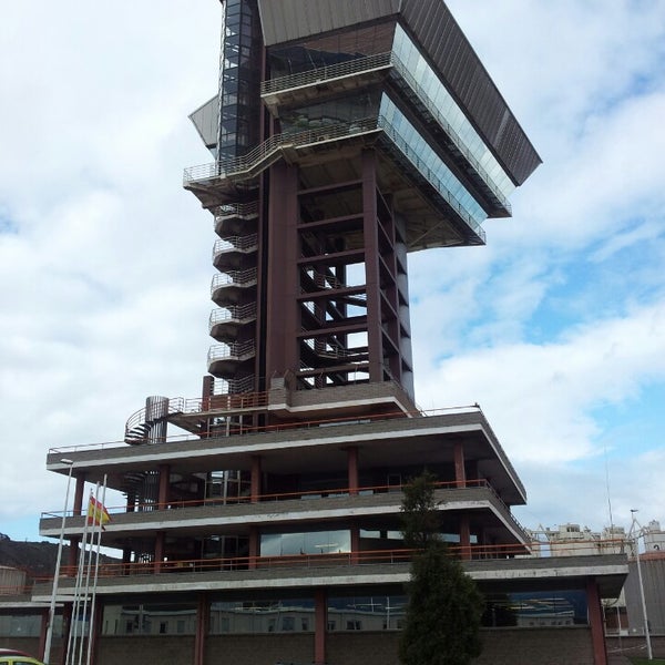 Puerto El Musel - Boat or Ferry in La Calzada