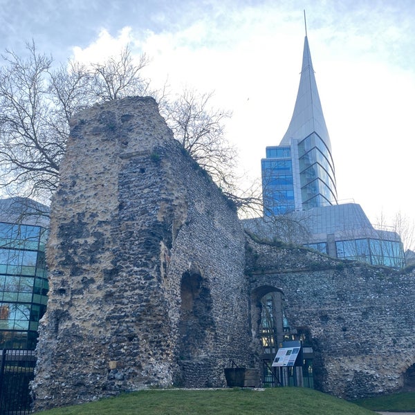 Reading Abbey Ruins - Historic and Protected Site in Reading