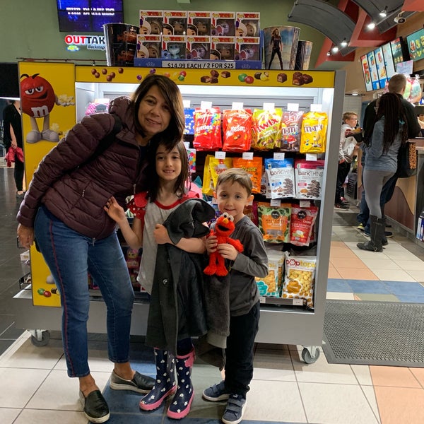 Photos at Cineplex Odeon Crowfoot Crossing - Northwest Calgary - 91 ...