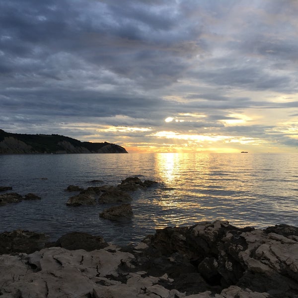 Simonov zaliv - Beach