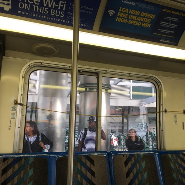 Terminal B Shuttle Bus - Laguardia Airport - 6 tips from 531 visitors