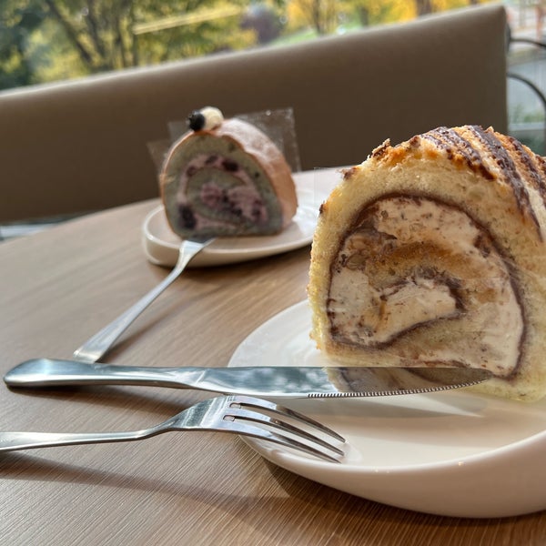 Mari Bakeshop - Bakery in Calgary