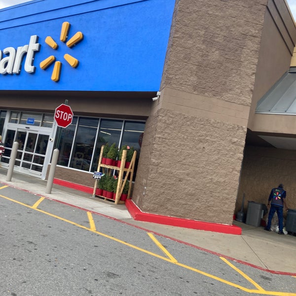 Walmart - 9 tips from 789 visitors