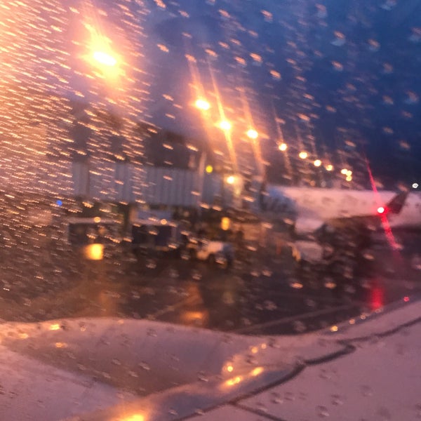 Gate C4 - Airport Gate in Portland