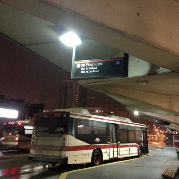 TTC Bus 39 Finch East - Bus Line in Willowdale