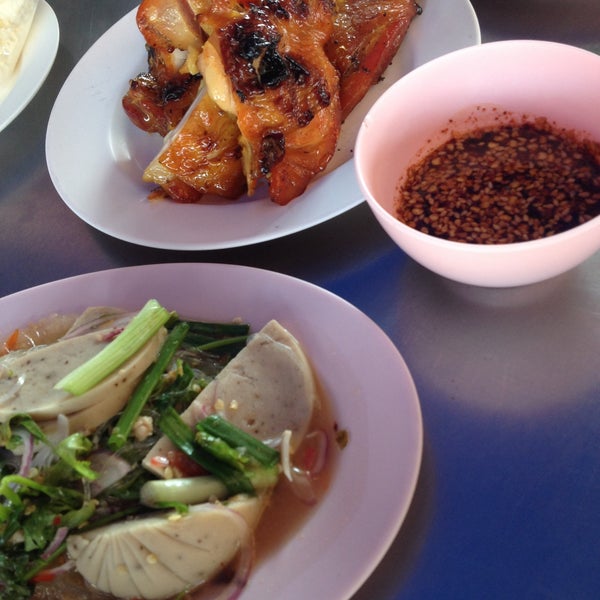 ส้มตำนกแก้ว ศาลเจ้าม้าดำ - Bo Phlap, จังหวัดนครปฐม