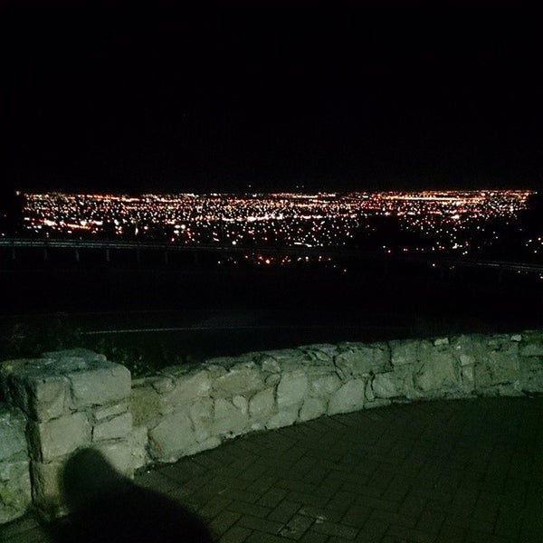 Photos at Windy Point Lookout - Belair, SA