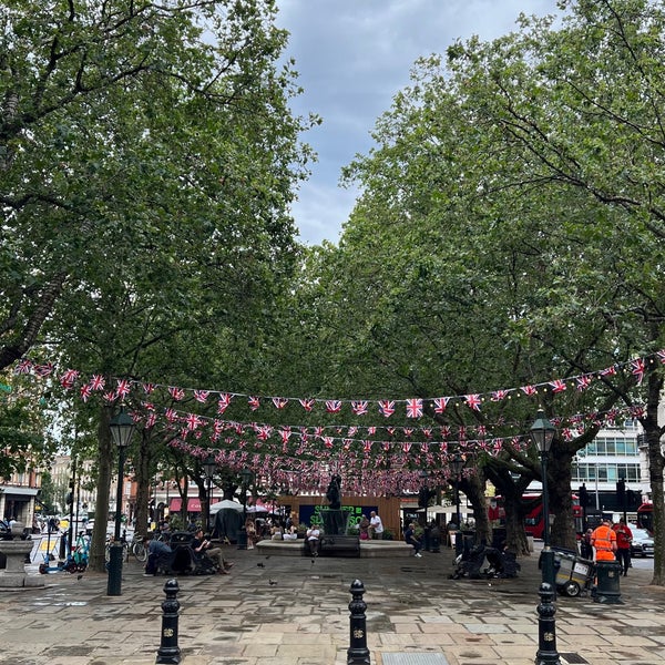 Photos at Sloane Square - Plaza in London