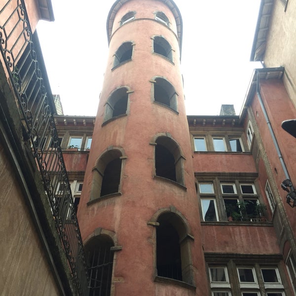 La Tour Rose - Vieux Lyon - Quarantaine - Lyon, Rhône-Alpes