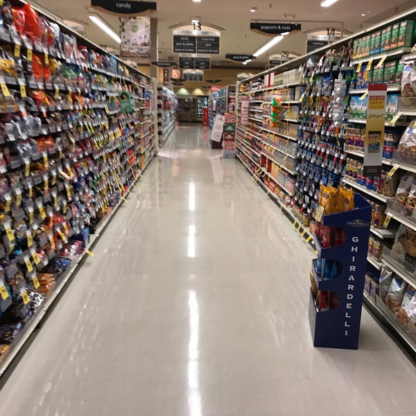 Vons (Now Closed) - Grocery Store in La Habra