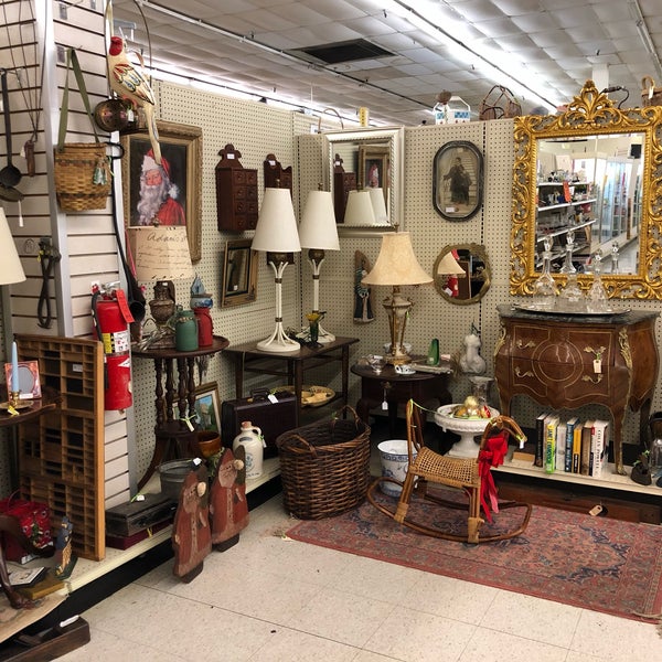 Maumee Antique Mall - 1552 Reynolds Rd