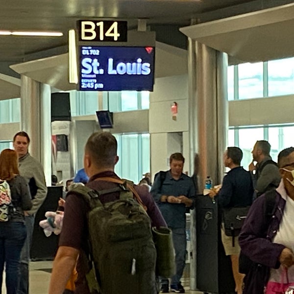 Gate B14 - Airport Gate