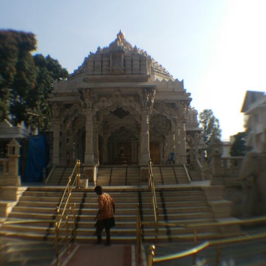 Sri Dharmanatha Shwetambar Jain Temple - 5 tips